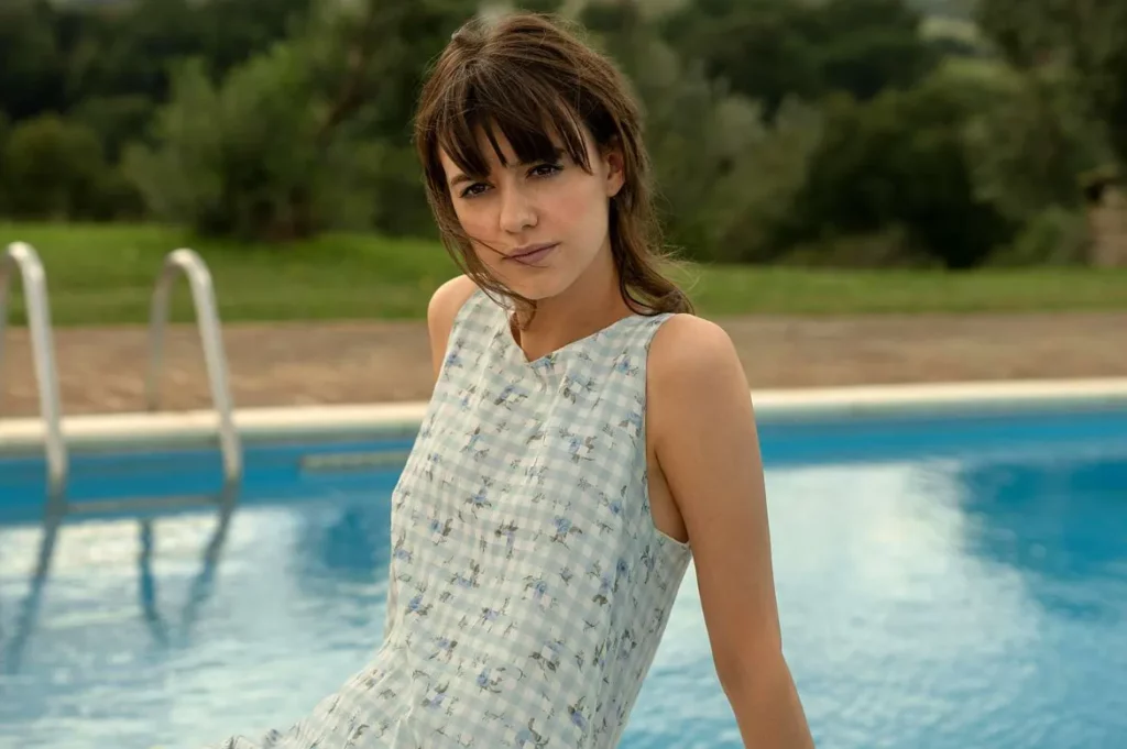 Daisy Edgar-Jones Height, Weight, Age, Net Worth, Career, And More ...